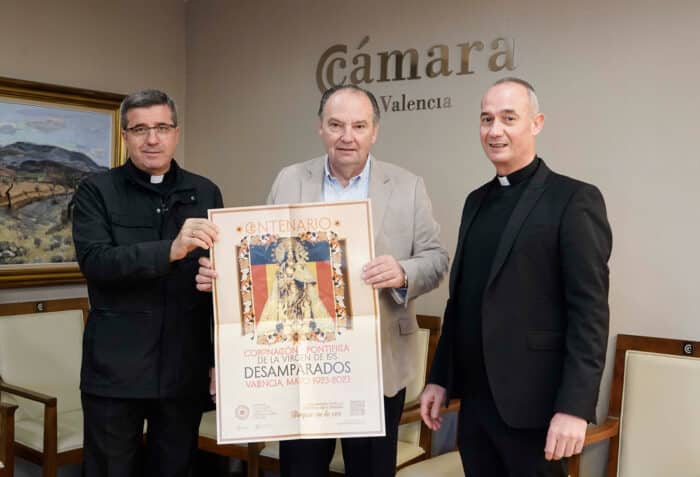 Presentan el Año Jubilar del Centenario de la Coronación al presidente ...