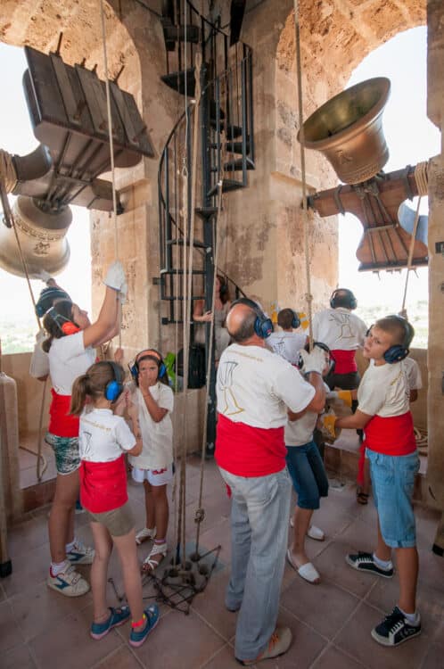 El toque manual de campanas, declarado Patrimonio Cultural Inmaterial ...