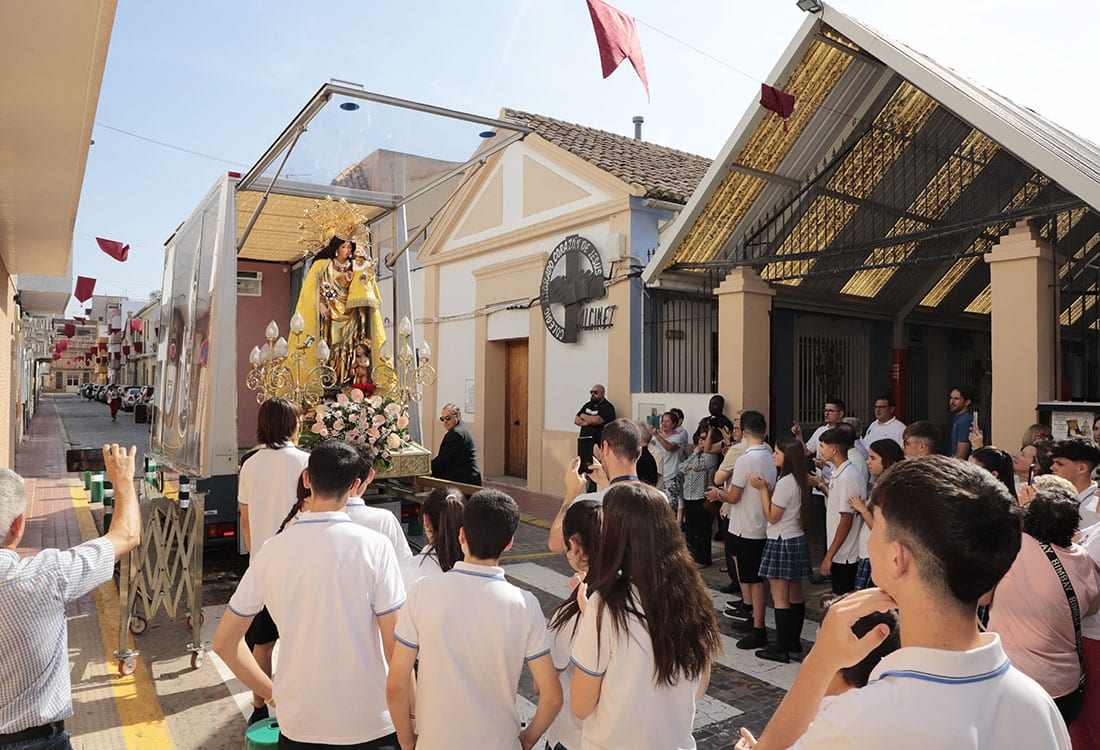 La imagen peregrina de la Mare de Déu visita Alginet - Archidiócesis de ...